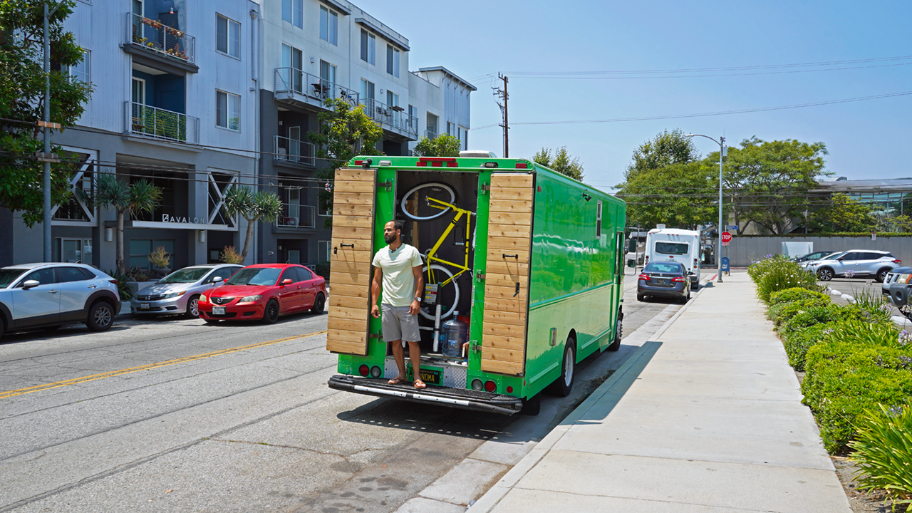 Old delivery truck outside, fast-transformer homestudio inside ...